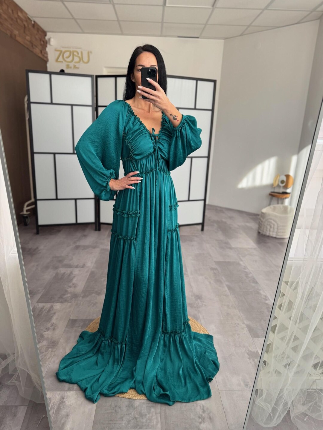 Emerald Womens Flowy Dress for Photoshoot by Zebubeyou® ~ Silk Vintage ...
