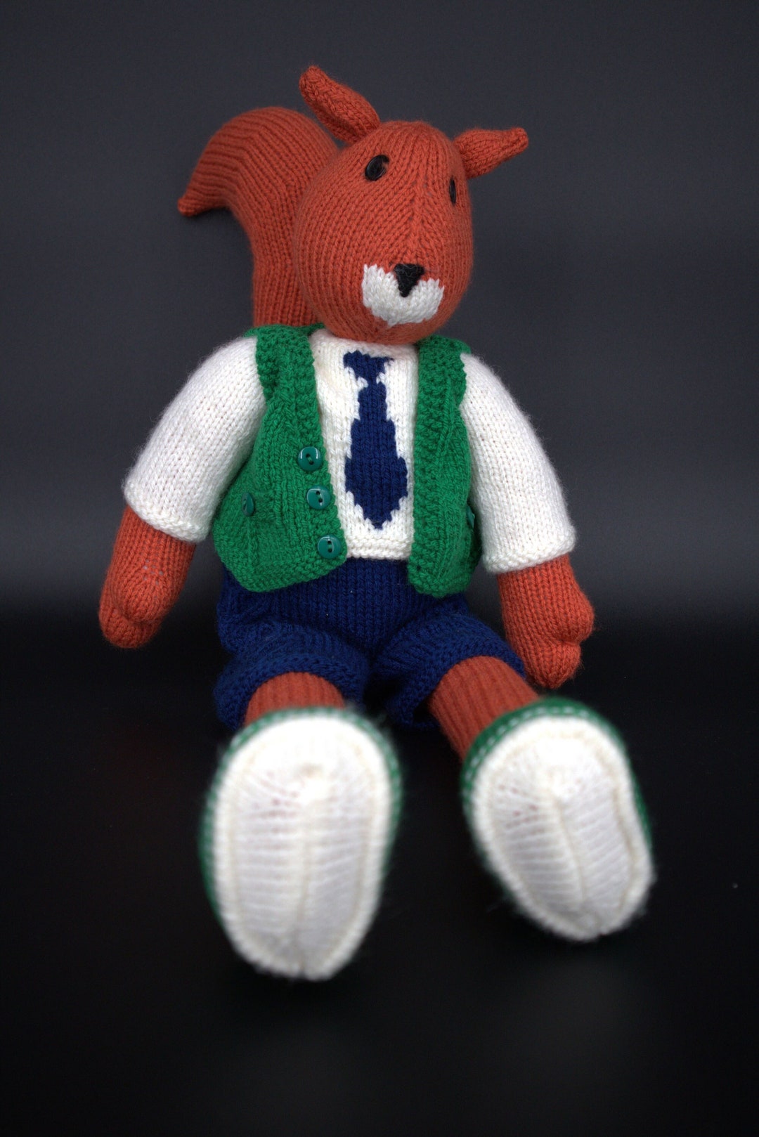 Louise Crowther - Archie the Squirrell - Knitted Animal Friends - Etsy