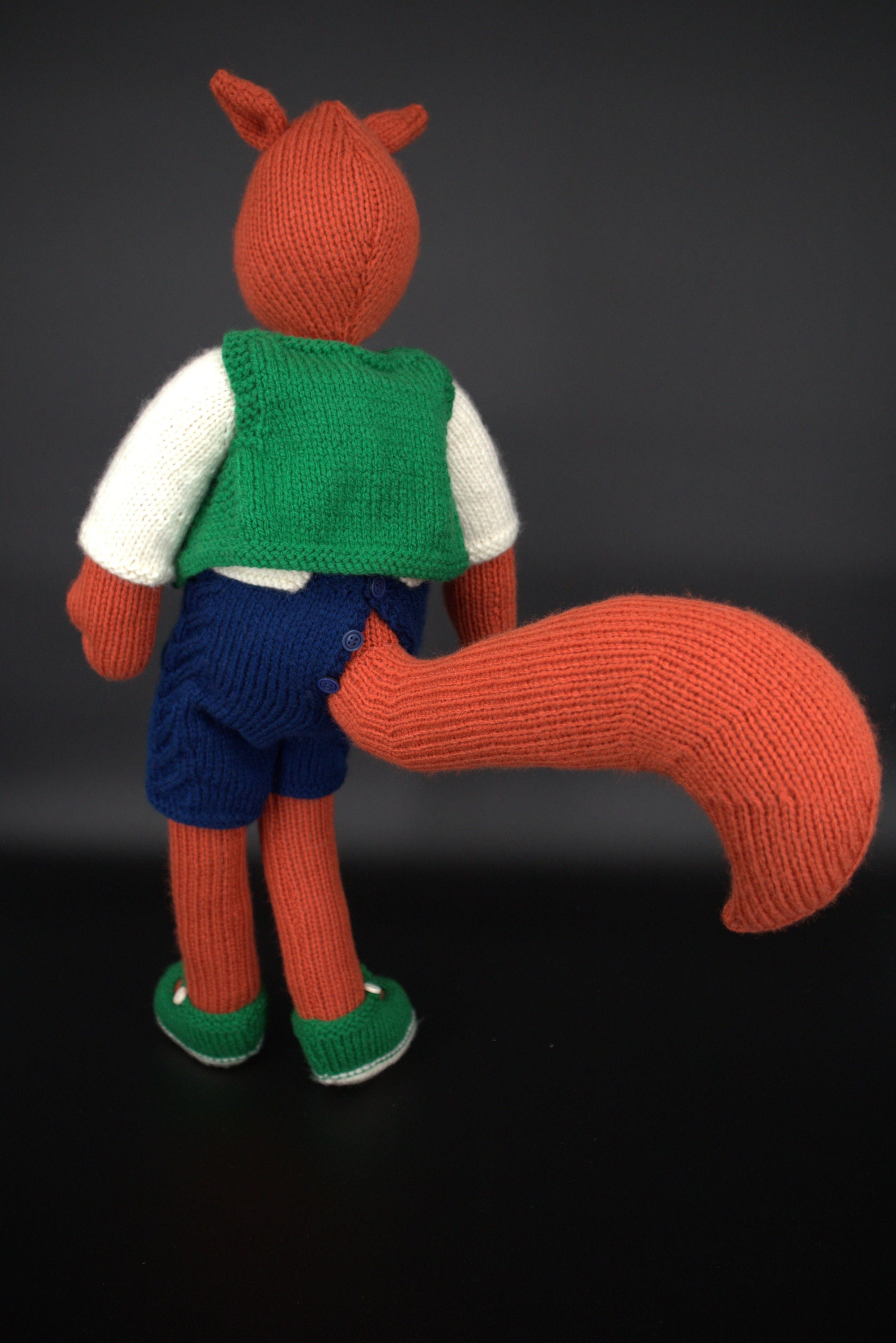 Louise Crowther - Archie the Squirrell - Knitted Animal Friends - Etsy