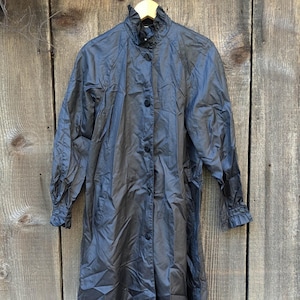 80s Vintage Black Ruffle Collar Raincoat Trench Coat Jacket / Totes ...
