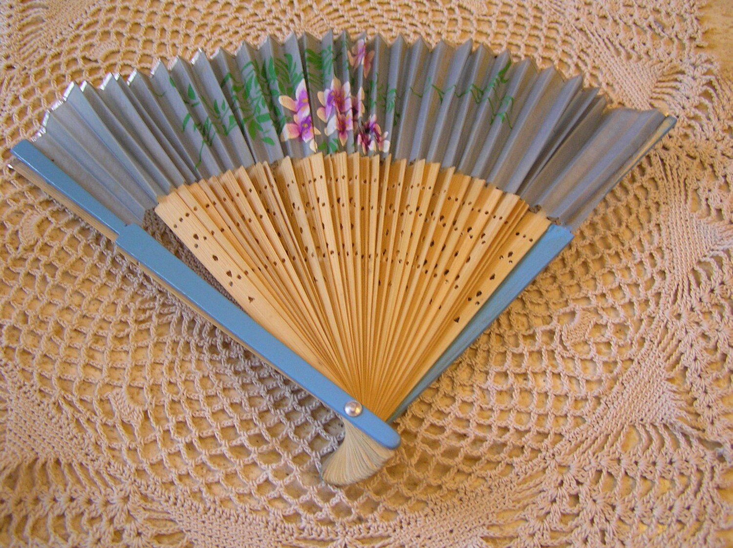 Vintage Blue Fan With Pink & Mauve Flowers, Collector's Item, - Etsy Canada