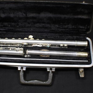 A U.S.A. Selmer Made Bundy Silver Platted Flute in It's Original Case ...