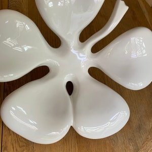 White Ceramic Clover Fruit Bowl Modern White Cloverleaf Shaped Dish a ...