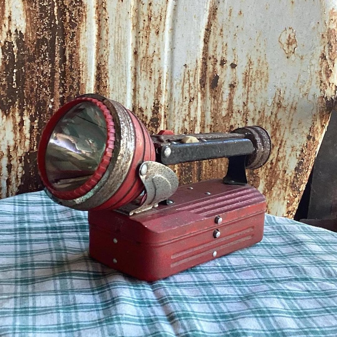 Vintage Red Metal Flashlight - Etsy