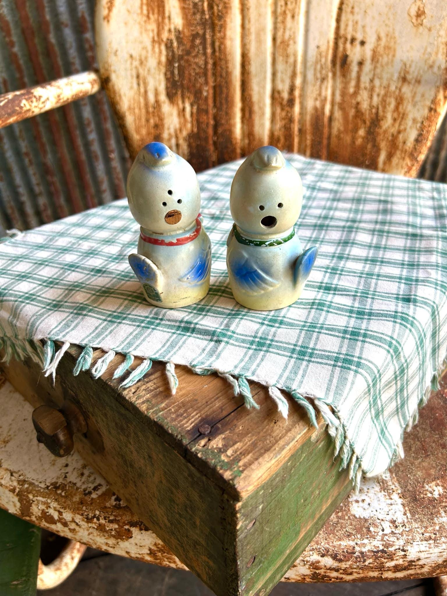 Vintage Commodore Anthropomorphic Birds Noise Box Maker Salt & Pepper ...