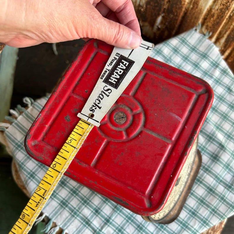 Red Vintage "trustworthy" Household Scale - Etsy