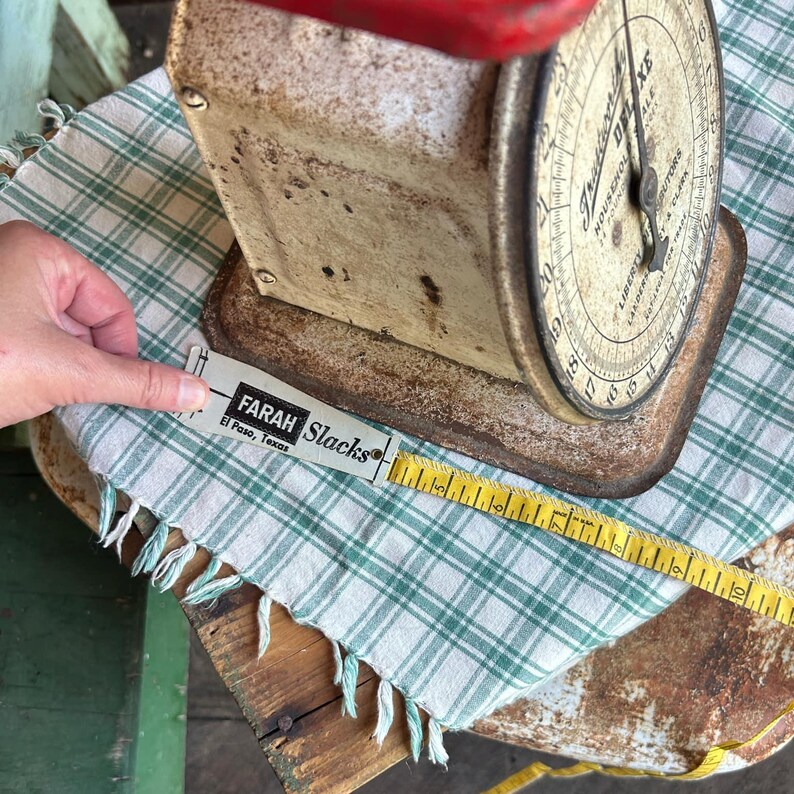 Red Vintage "trustworthy" Household Scale - Etsy