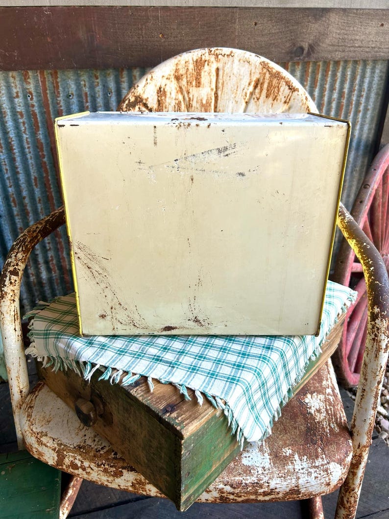 Vintage Metal Bread Box - Etsy