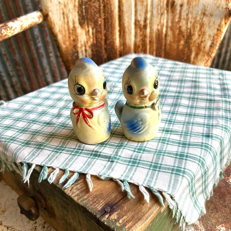 Vintage Commodore Anthropomorphic Birds Noise Box Maker Salt & Pepper ...