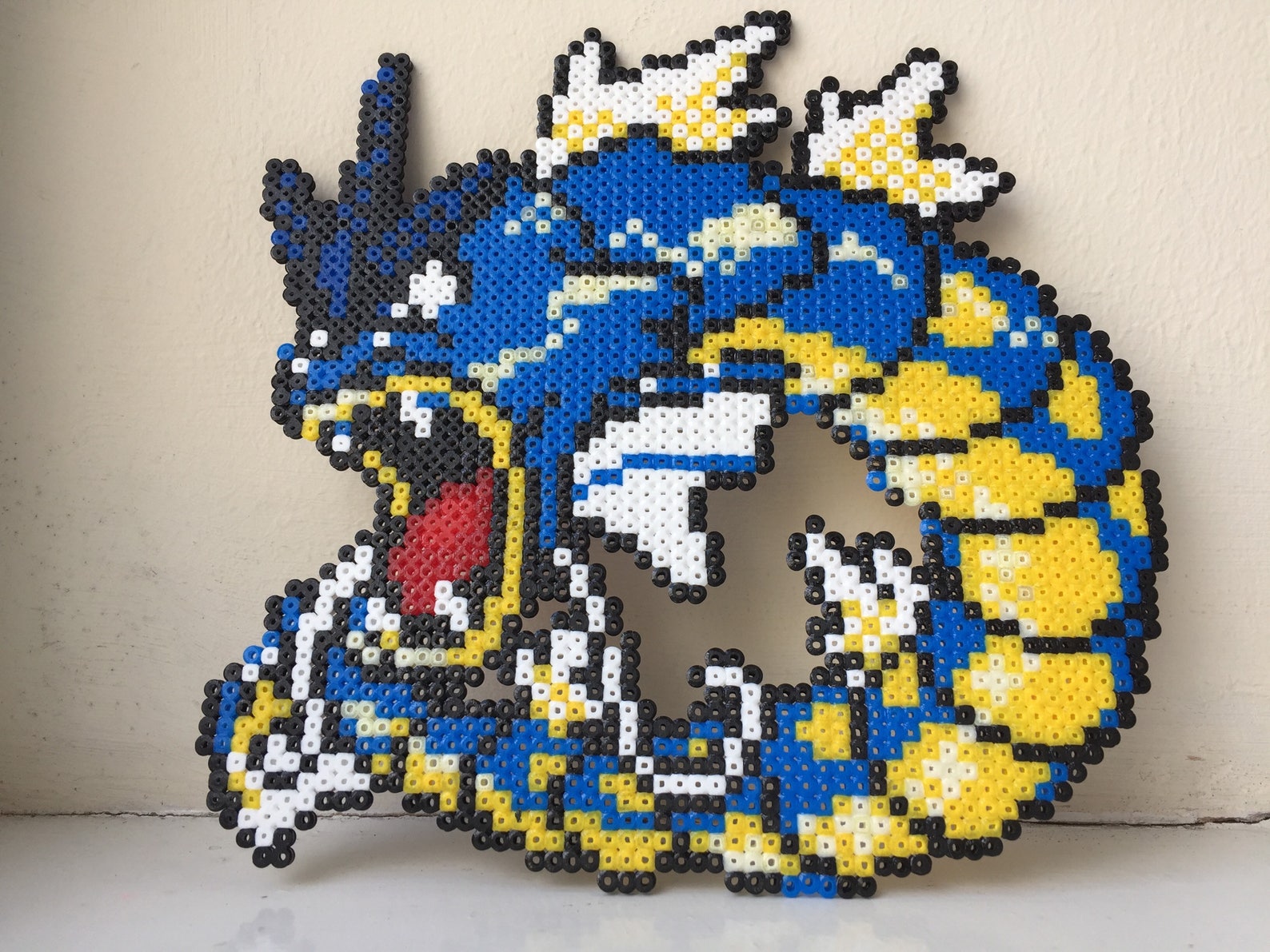 Gyarados (pokemon) mini hama bead art/imán - Etsy México