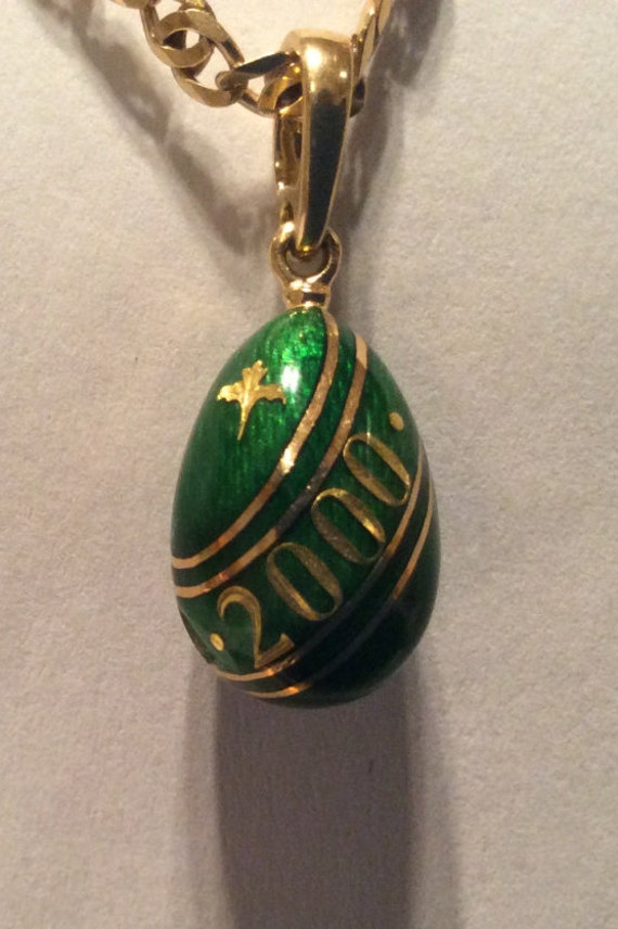Vintage faberge egg pendant 18k gold green enamel com… - Gem