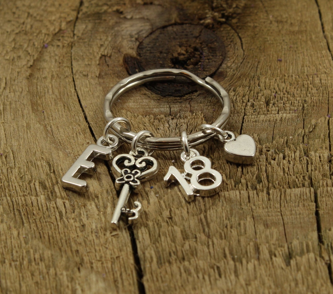 18 Keyring, 18 Keychain, Eighteen Keyring, Personalised 18 Gift ...