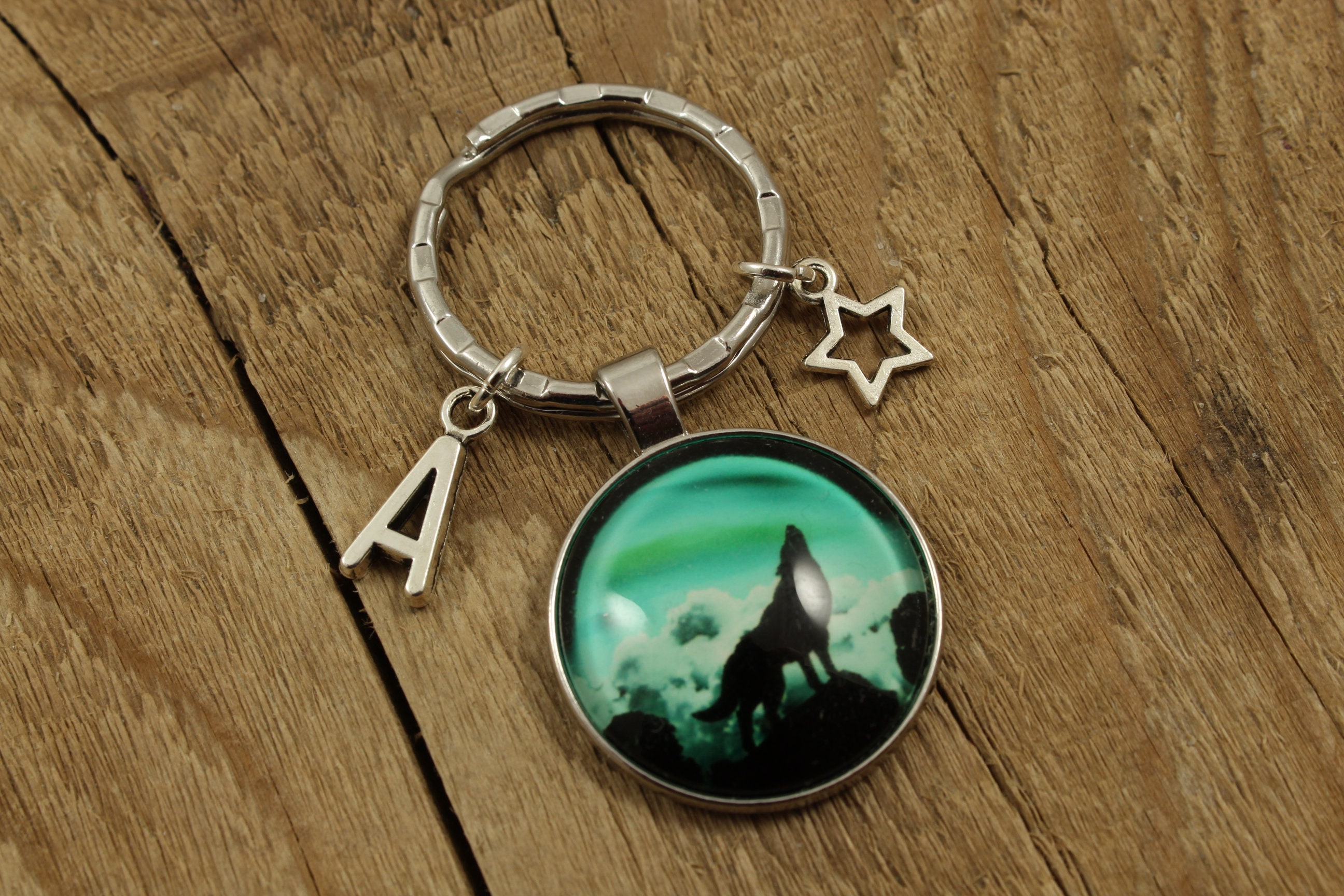 Howling Wolf Keyring Wolf Keychain Wolf Fan Gift Wolf Fan - Etsy UK