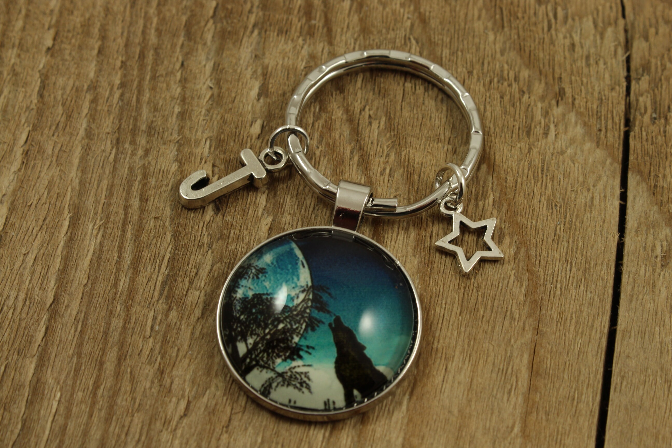 Howling Wolf Keyring Wolf Keychain Wolf Fan Gift Wolf Fan - Etsy UK