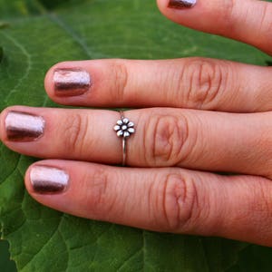 Sterling Silver Flower Ring, Sweet and Simple Floral Ring - Etsy