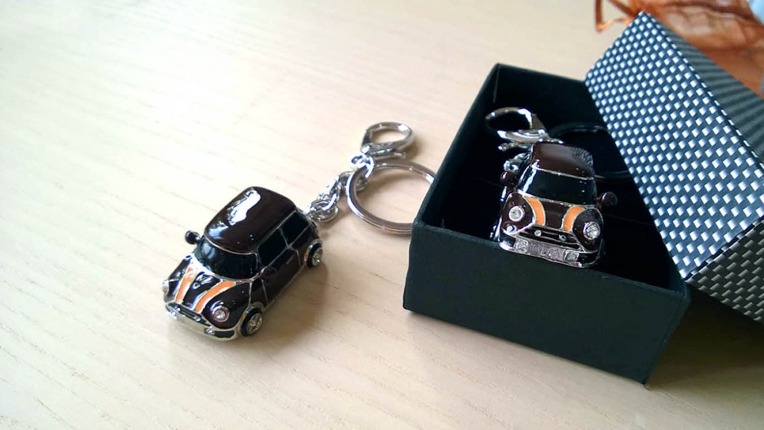 SUV Brown Mini Car,personality Keychain, Especially,drop of Oil Plus ...