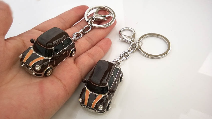 SUV Brown Mini Car,personality Keychain, Especially,drop of Oil Plus ...