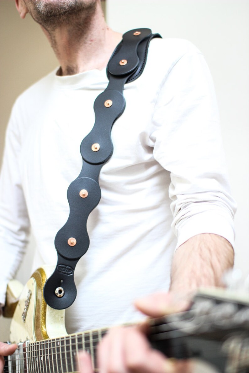 Leather Guitar Strap Bike Chain Link Black With Suede Shoulder Pad: 16 ...