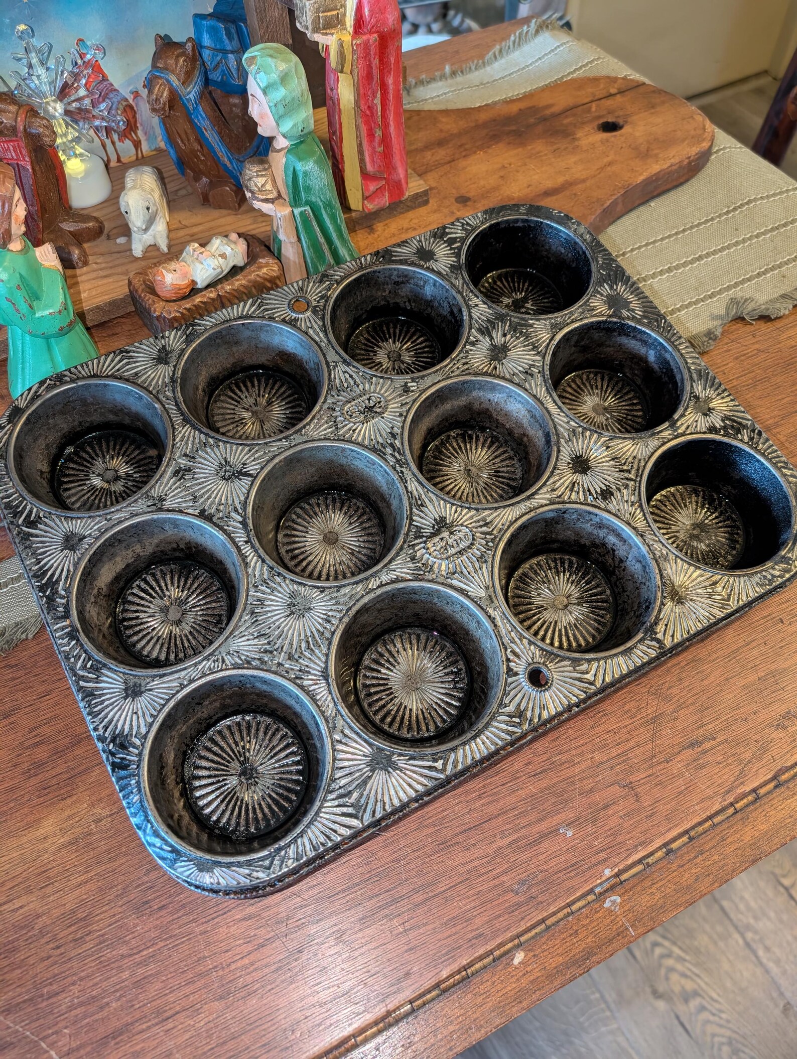 Vintage Edko Ovenex USA Metal Star Burst Cupcake Tin 12, Baking ...