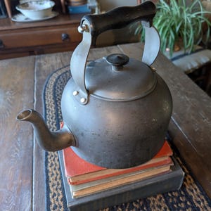 Vintage Primitive Old World Calphalon Anodized Black Charcoal Large ...