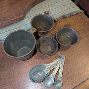 Vintage Primitive Rustic Metal Measuring Cups Set of Four and Aluminum ...
