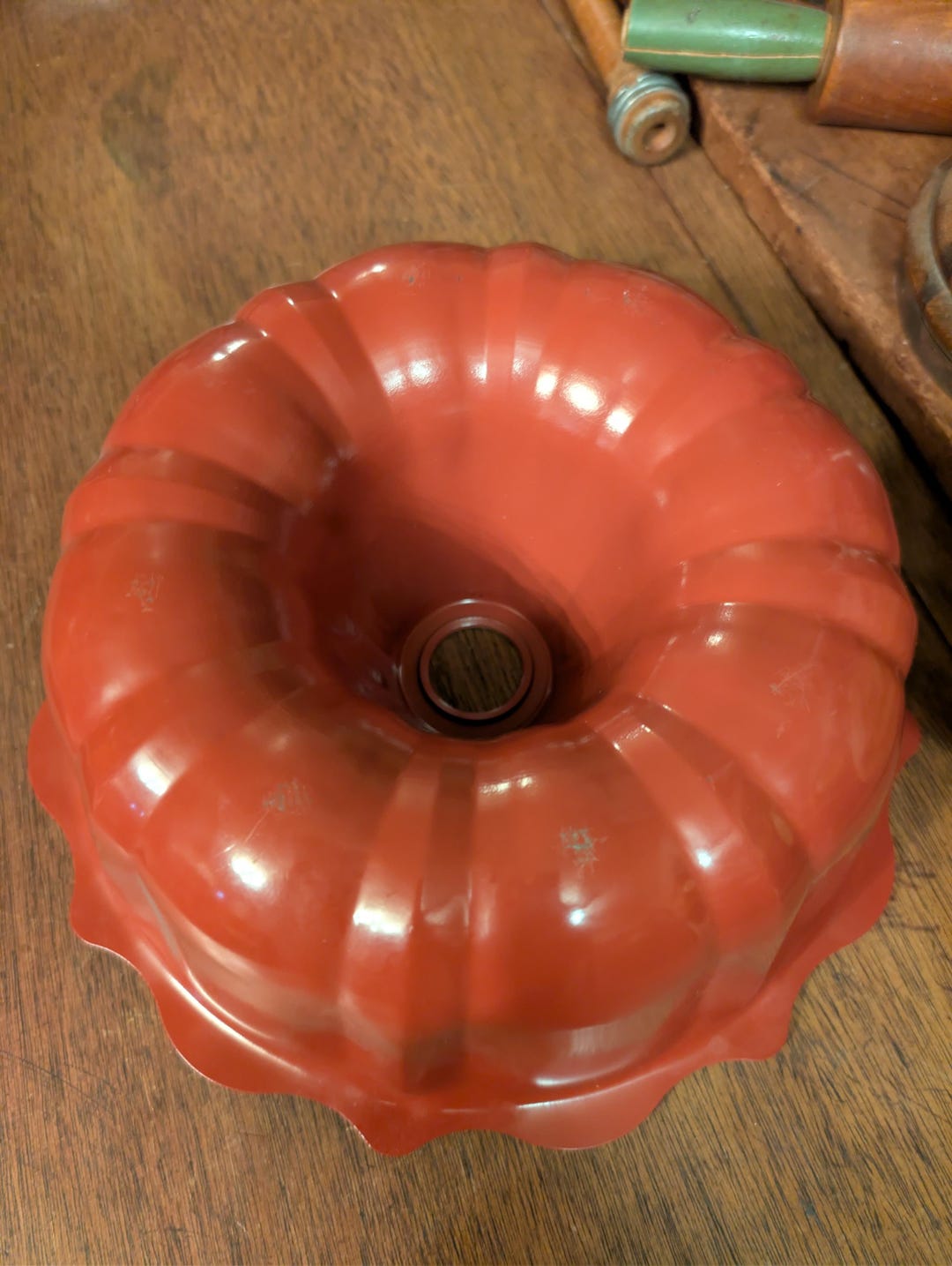 Vintage Mid Century Vibrant Red Aluminum Bundt Pan Mold. Farmhouse ...