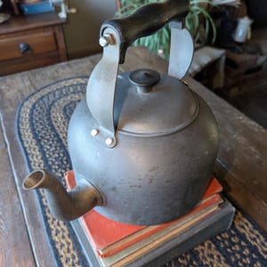 Vintage Primitive Old World Calphalon Anodized Black Charcoal Large ...