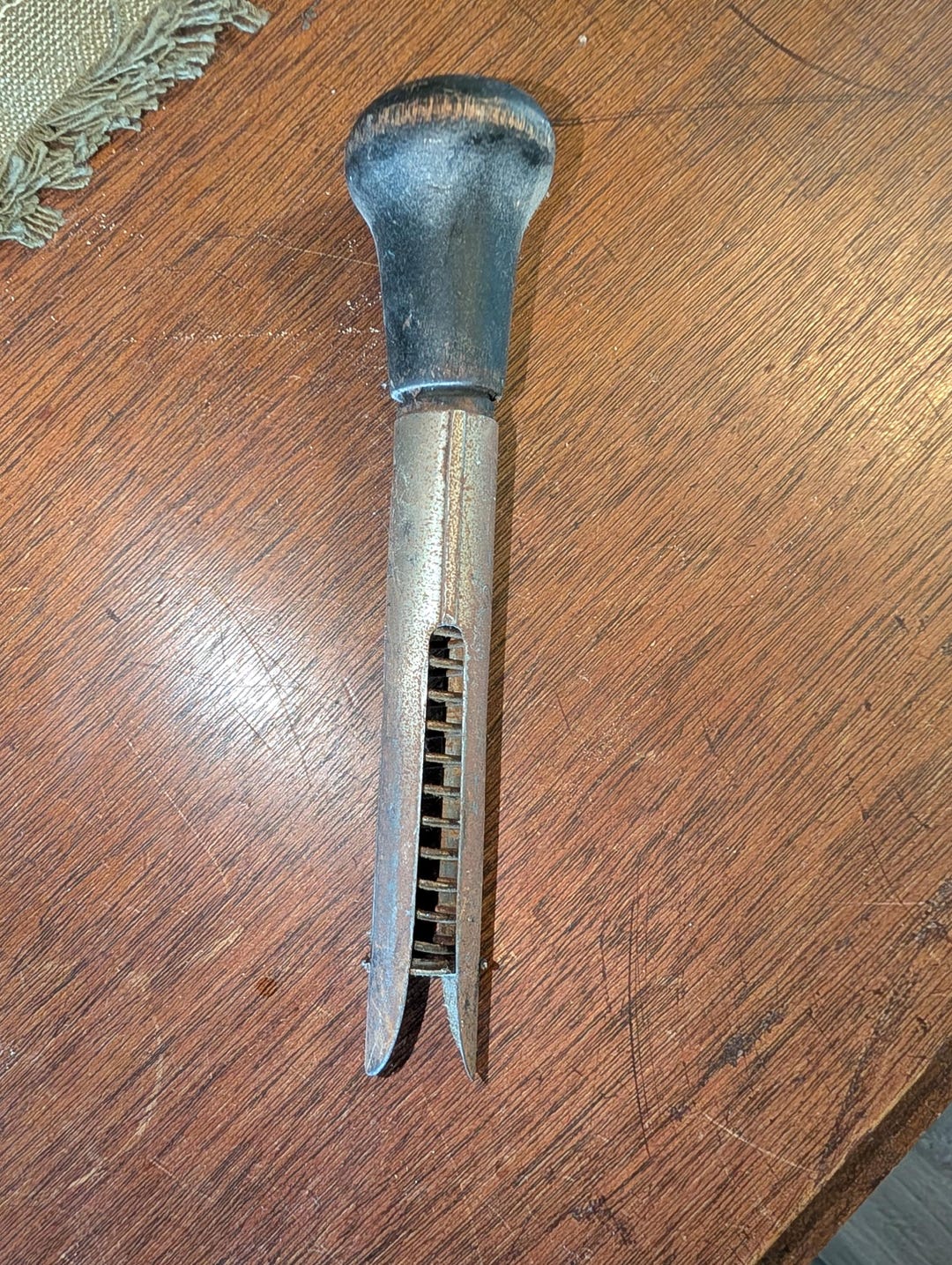 Vintage Primitive Rustic Old World Metal Wood Handle Apple Core Kitchen ...