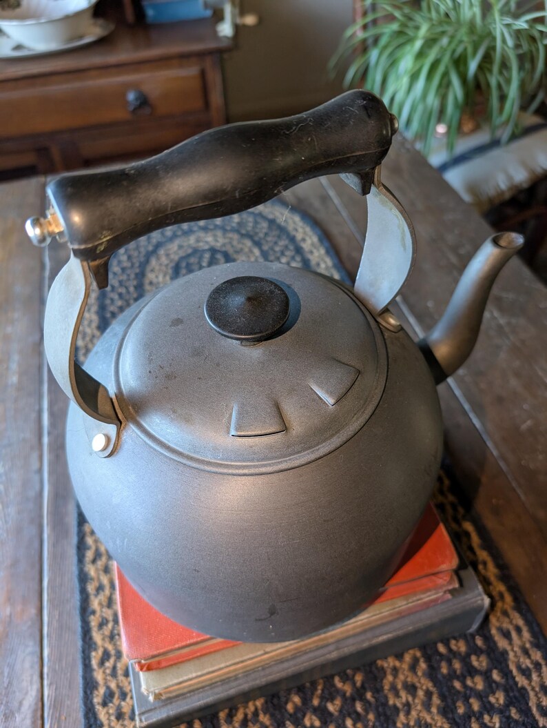 Vintage Primitive Old World Calphalon Anodized Black Charcoal Large ...