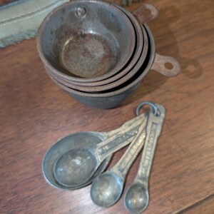 Vintage Primitive Rustic Metal Measuring Cups Set of Four and Aluminum ...