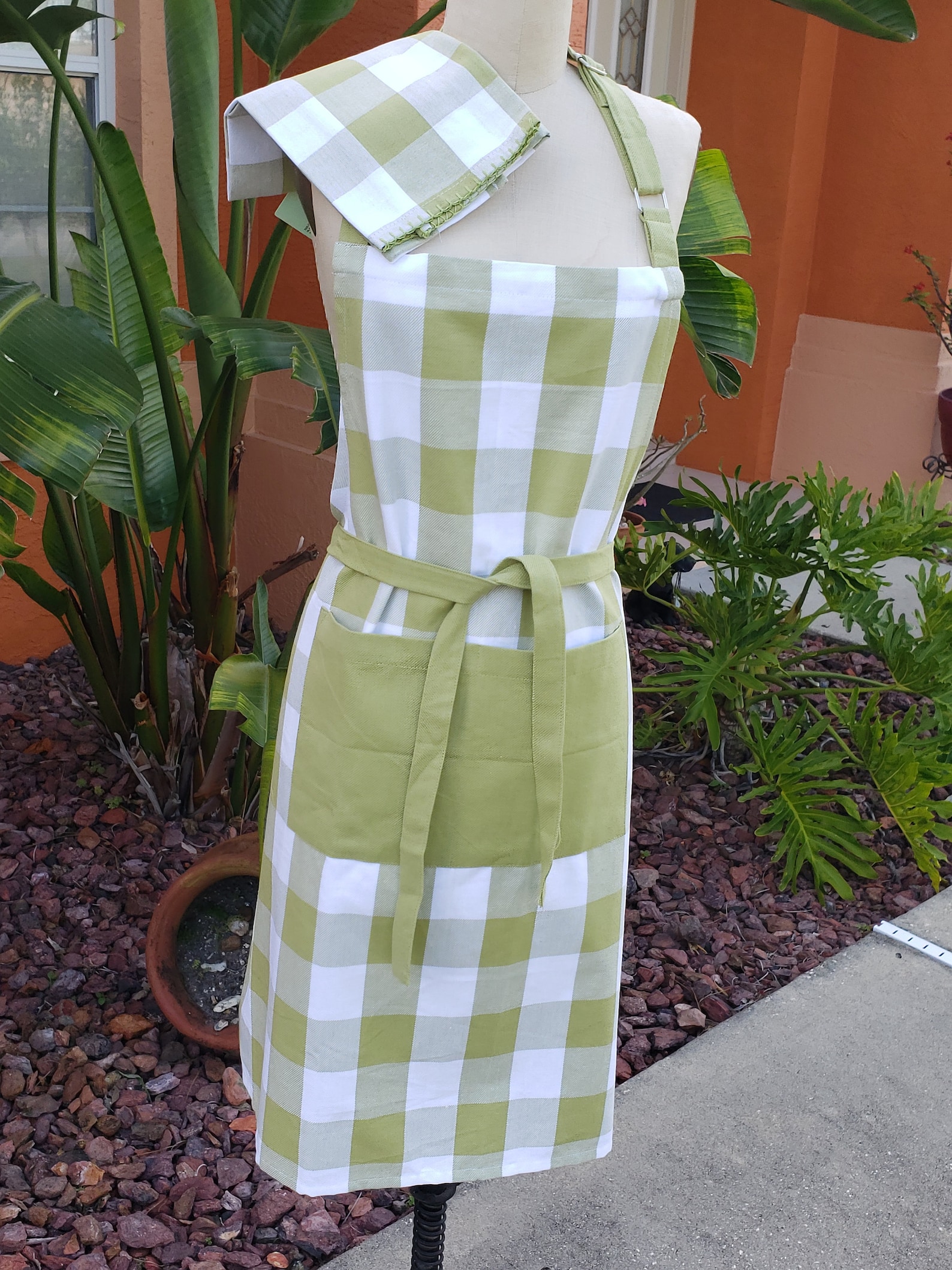 SALE. Women's Plaid Aprons / White and Lavender Apron. White Sagr Green ...