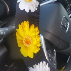 Daisy Steering Wheel Cover Black With White and Yellow Daisy / Car ...