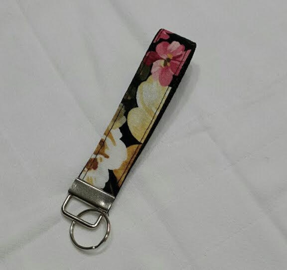 Vintage Floral Key Fob / Key Wristlet / Black Floral Key Chain - Etsy