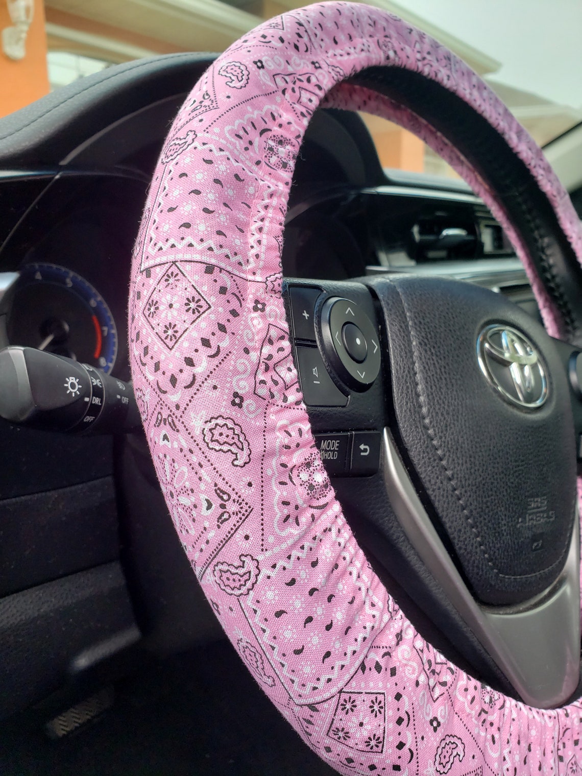 Light Pink Bandana Cowgirls Pattern Steering Wheel Cover - Car ...