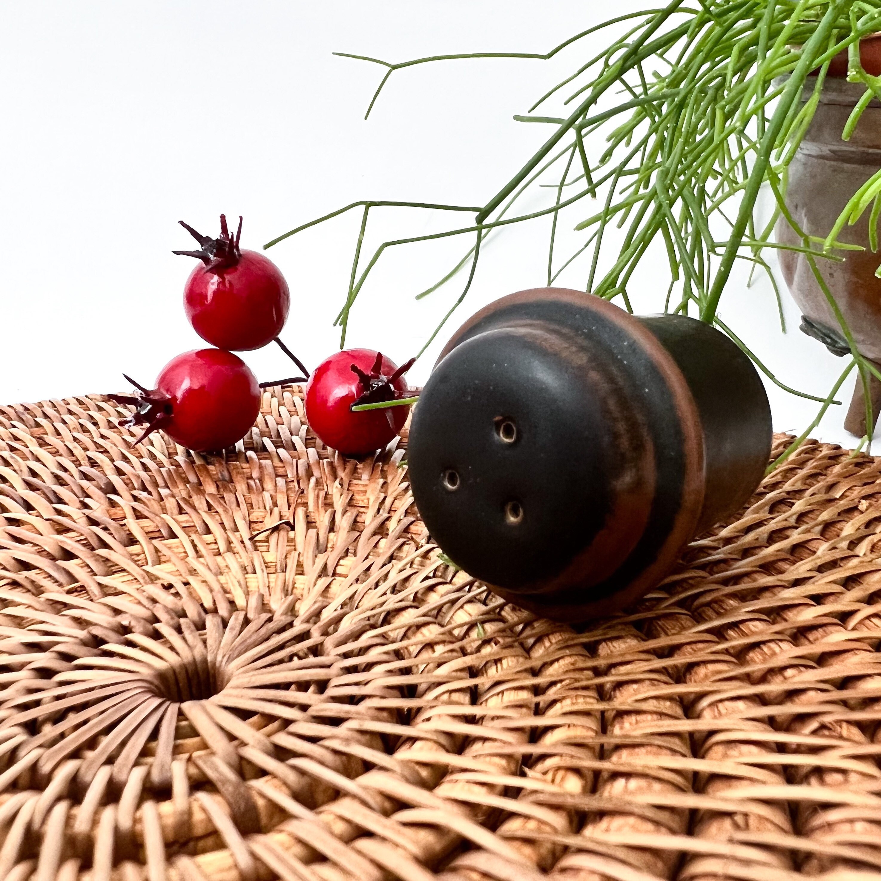 Arabia Ruska Peper Shaker, Mid Century Finnish Tableware, Vintage ...