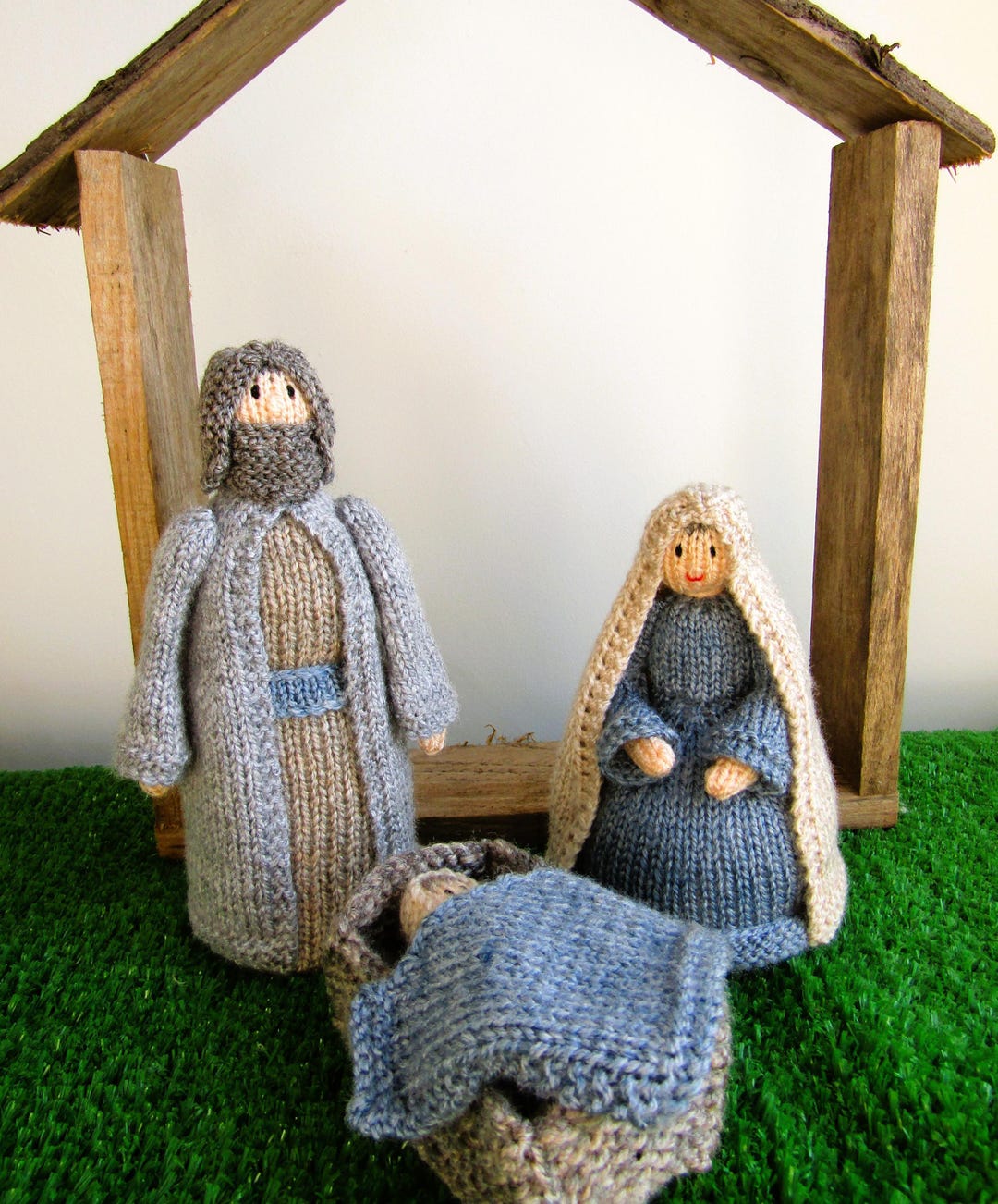 Knitted Nativity Scene in Tweed Effect Yarn - Includes Mary, Joseph ...