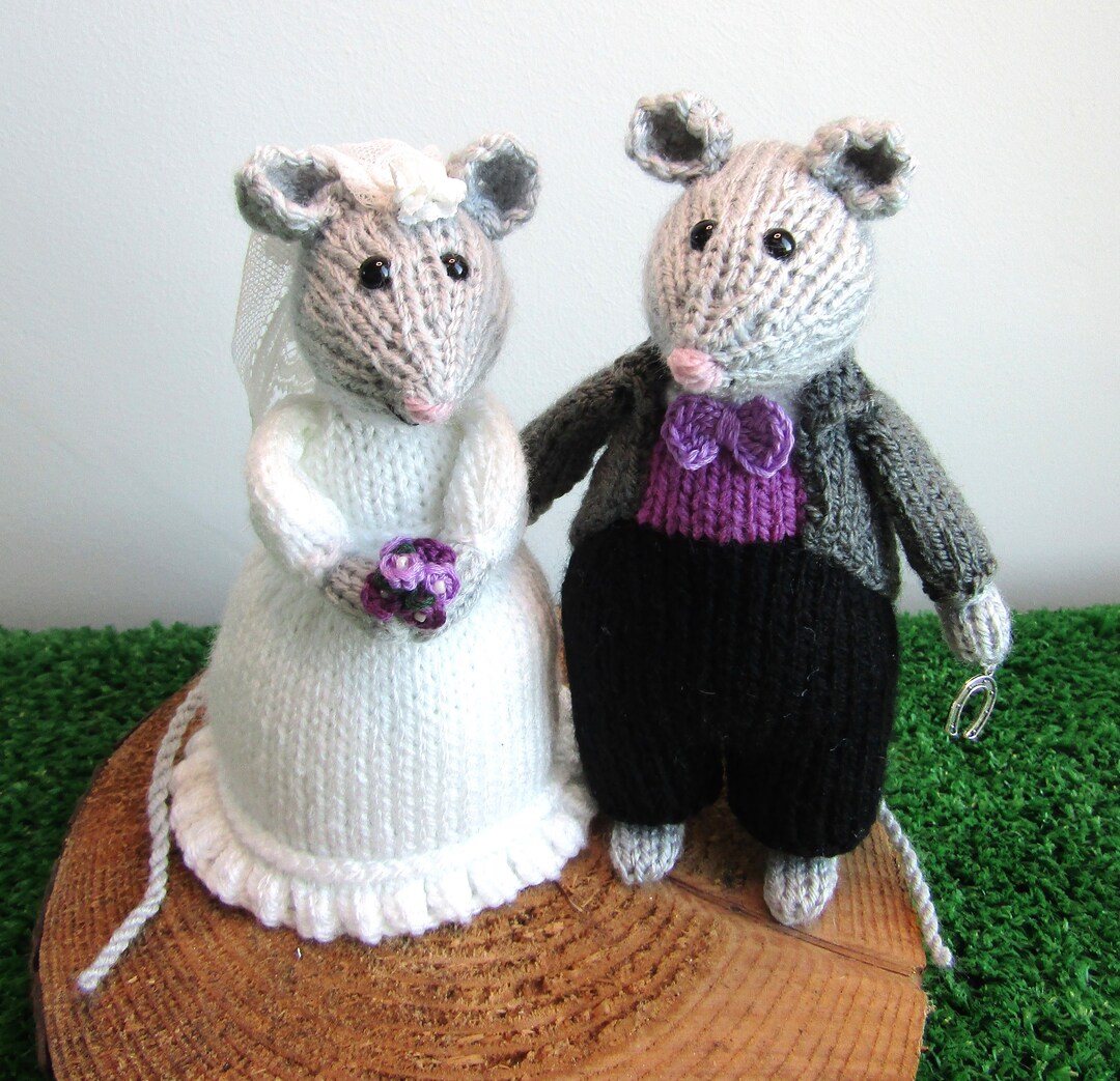 Hand Knitted Bride and Groom Mice. Bridal Mice. Wedding Mice. Cake ...