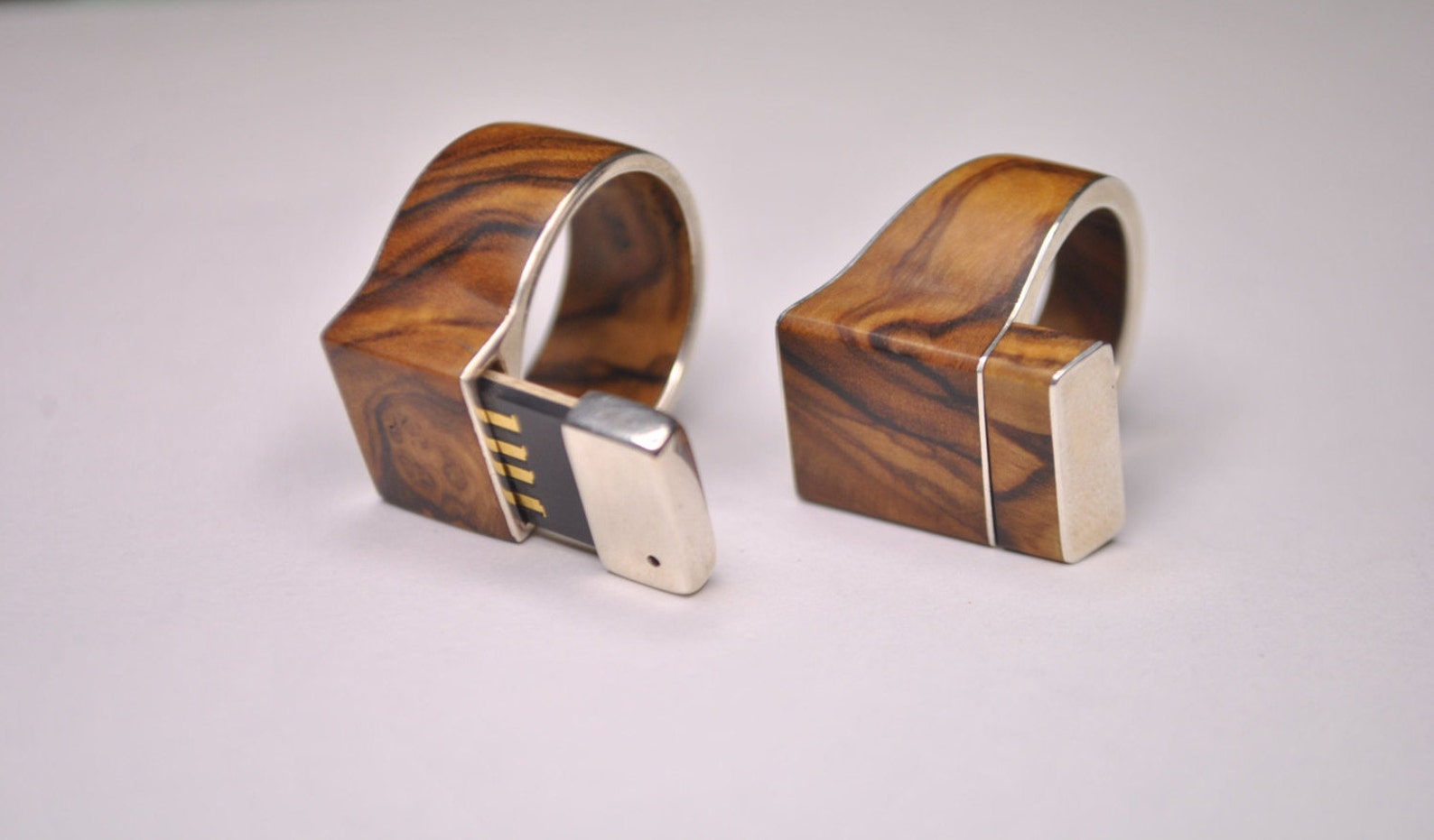 Ring Micro USB 32-64 Gb Made of Olive Wood and Silver - Etsy