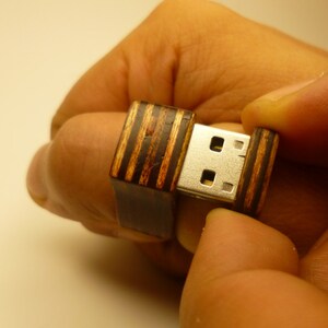 Usb Ring - Anello in Legno Con Pen Drive Da 16 - 32 - 64 -128 - 256 GB ...