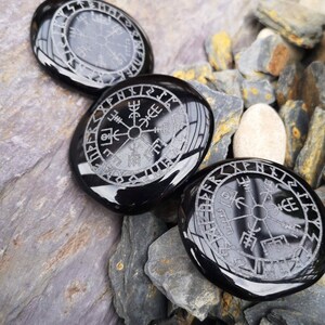 Wayfinder, Vegvisir, the Symbol of Guidance and Protection the Viking ...