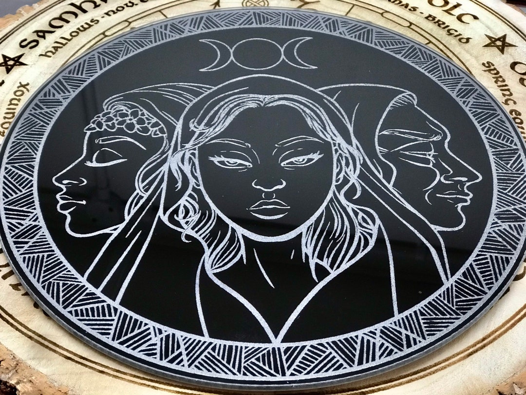 Hecate (hekate) on Black Engraved Glass , Hekate Goddess, Altar, Wall ...