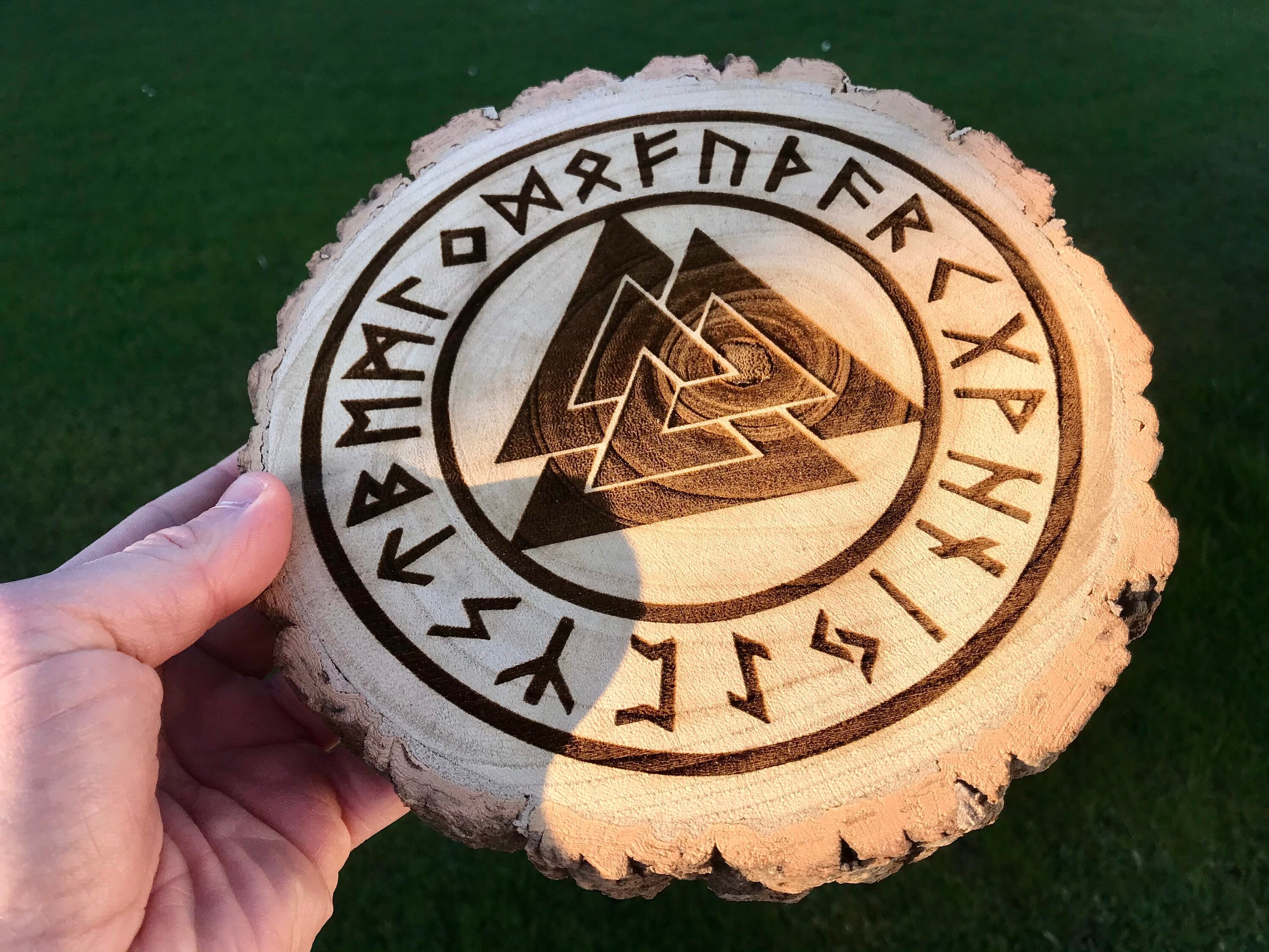 Viking Valknut Engraved Onto a Log Slice - Etsy
