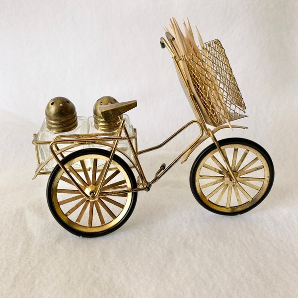 Salt and Pepper Shakers - Etsy