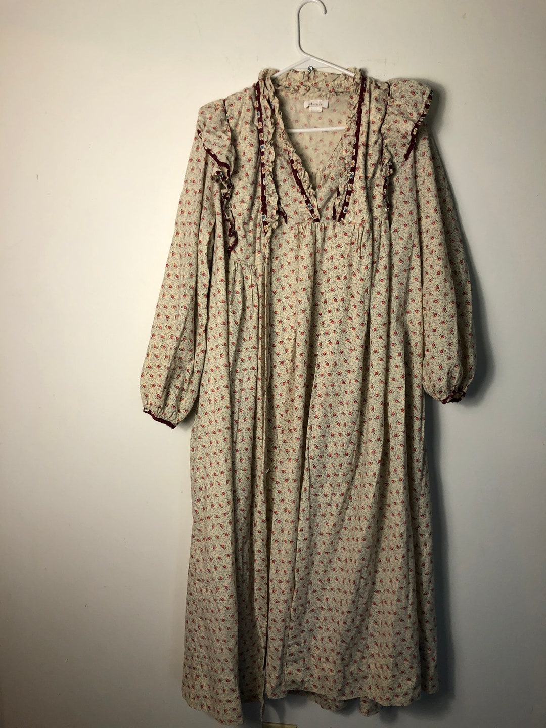 Vintage 1970s Annie Sleep Set Robe and Sleeping Gown Cream Floral Red ...