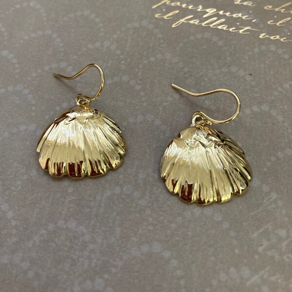 18k Gold Scallop Shell Earrings - Etsy