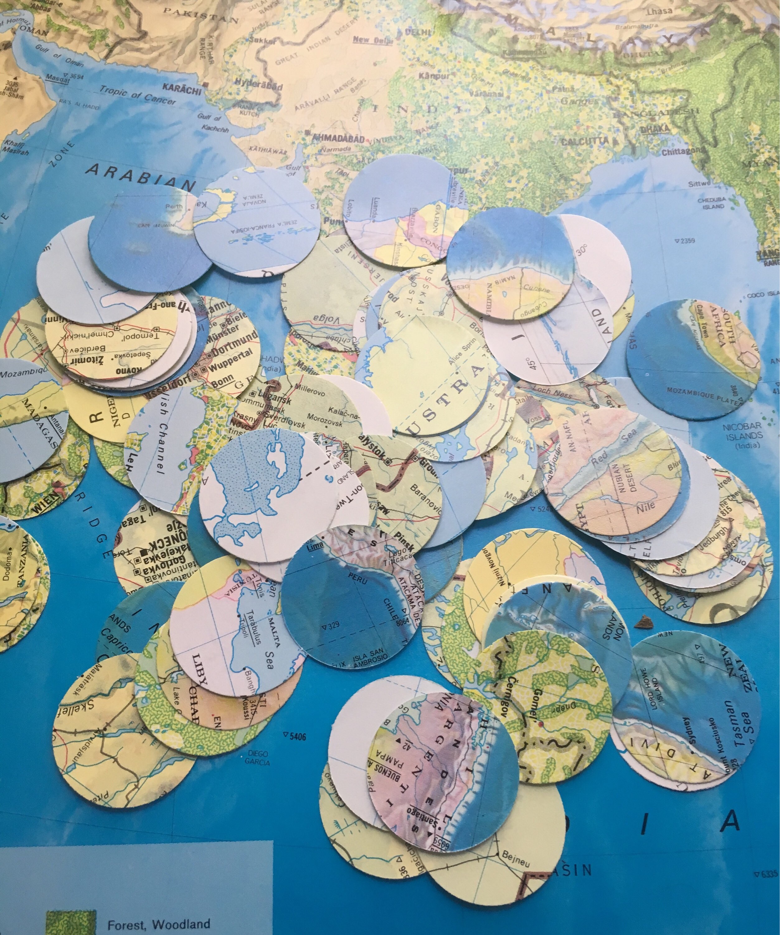 Atlas Scatters Large Bespoke Vintage Atlas Map Round Circle - Etsy ...