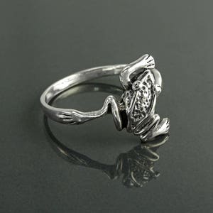 Froggy Ring, Sterling Silver, Dainty Toad Animal Ring, Nature Garden ...