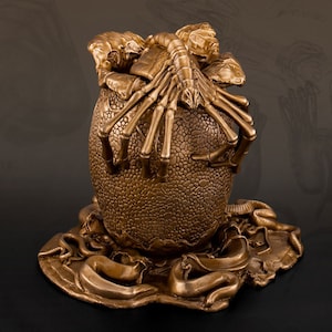 Fine 6.5 Bronze Artwork Alien Facehugger Alien Egg Larva Statue, Copper ...