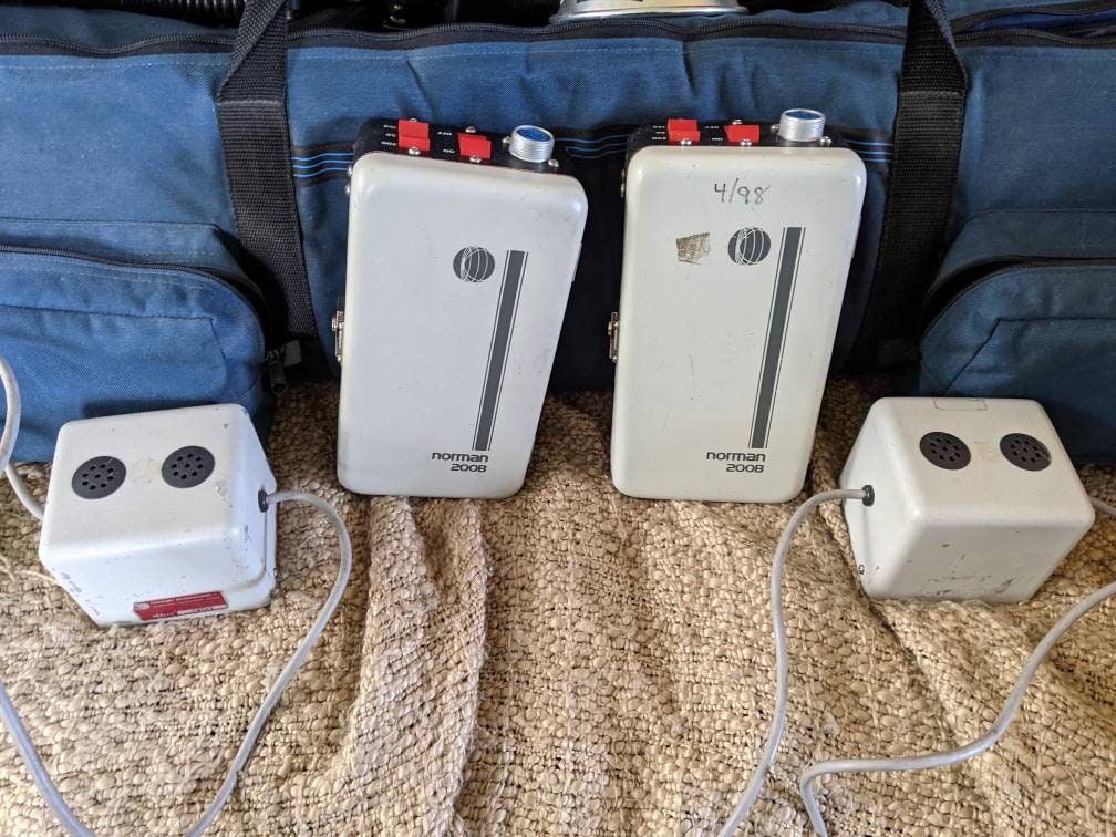 Norman 200B Portable Flash Kit With Chargers in Carrying Case -- USA - Etsy