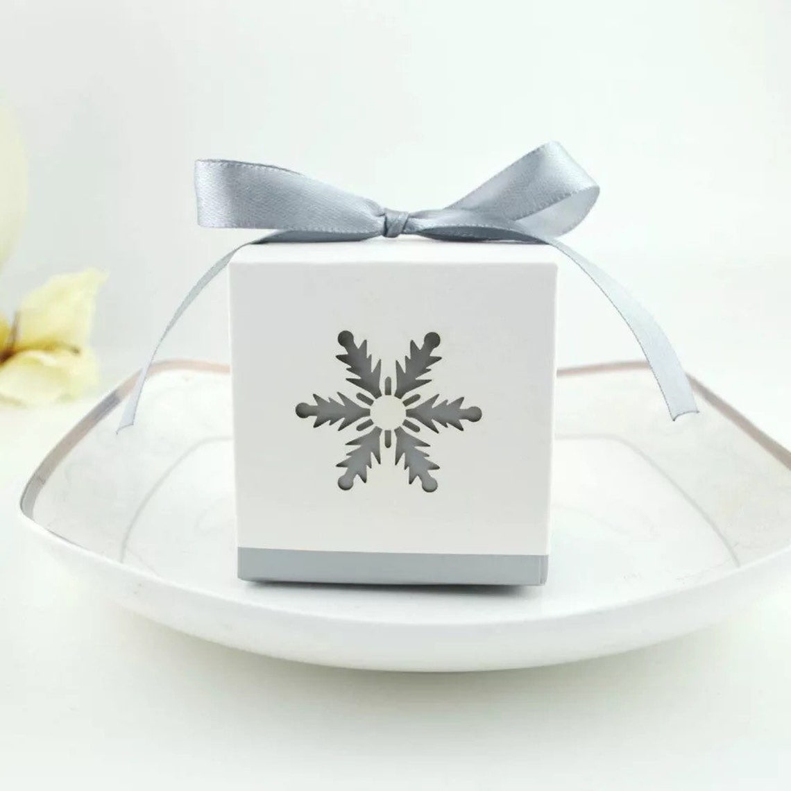 100 Silver Grey Snowflake Favor Boxes Winter Wedding - Etsy